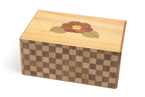 Japanese puzzle box 10steps Fuji and Tsubaki – Karakuri Museum